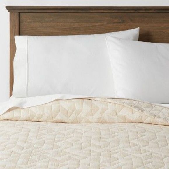 Threshold | Bedding | King Geometric Matelasse Quilt Khakicream ...
